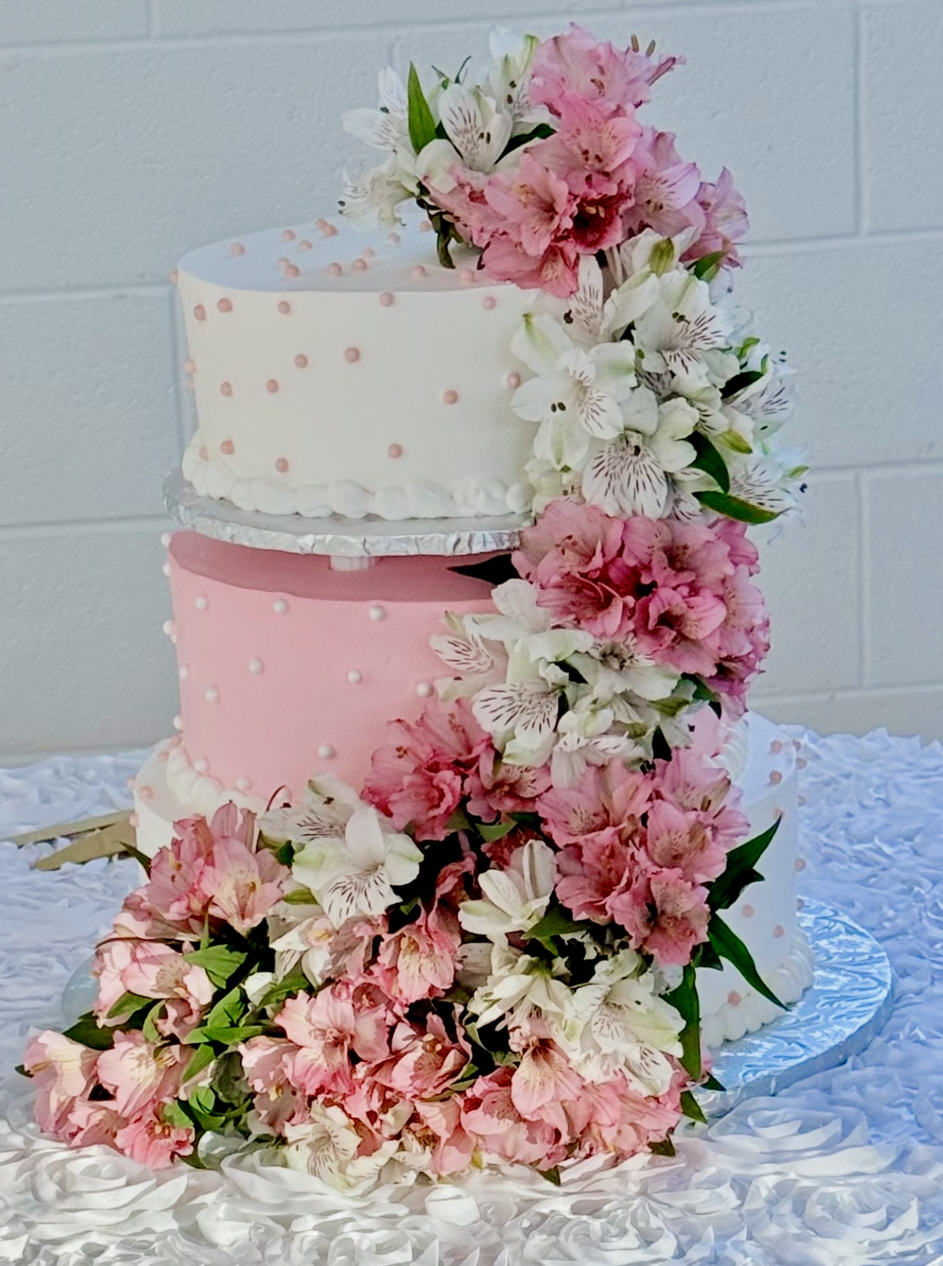 Screenshot – Castro's Bakery | Signature Cakes